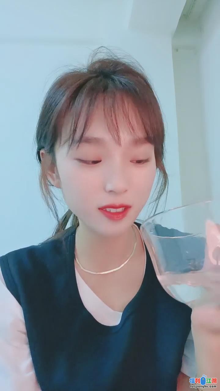 清纯小妹秒变淫荡欲女，露脸诱惑狼友撩骚脱光了自慰骚穴1v 1.48g【百度网盘】 - 涩涩福利社