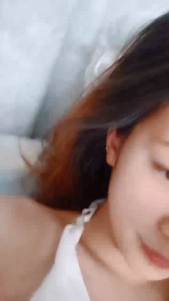 你说只是蹭蹭，这小妞好迷人看了秒硬[1V 612M 百度盘] - 涩涩福利社